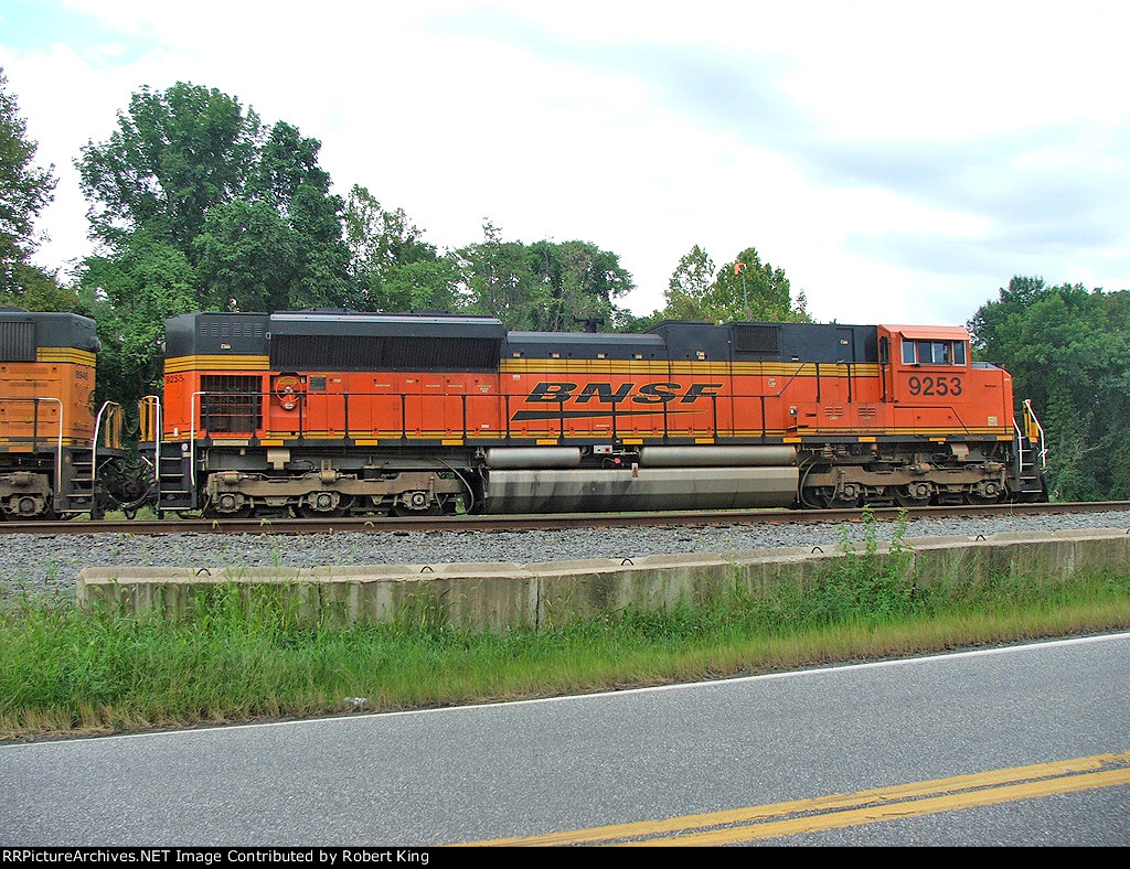 BNSF 9253 SD70ACe